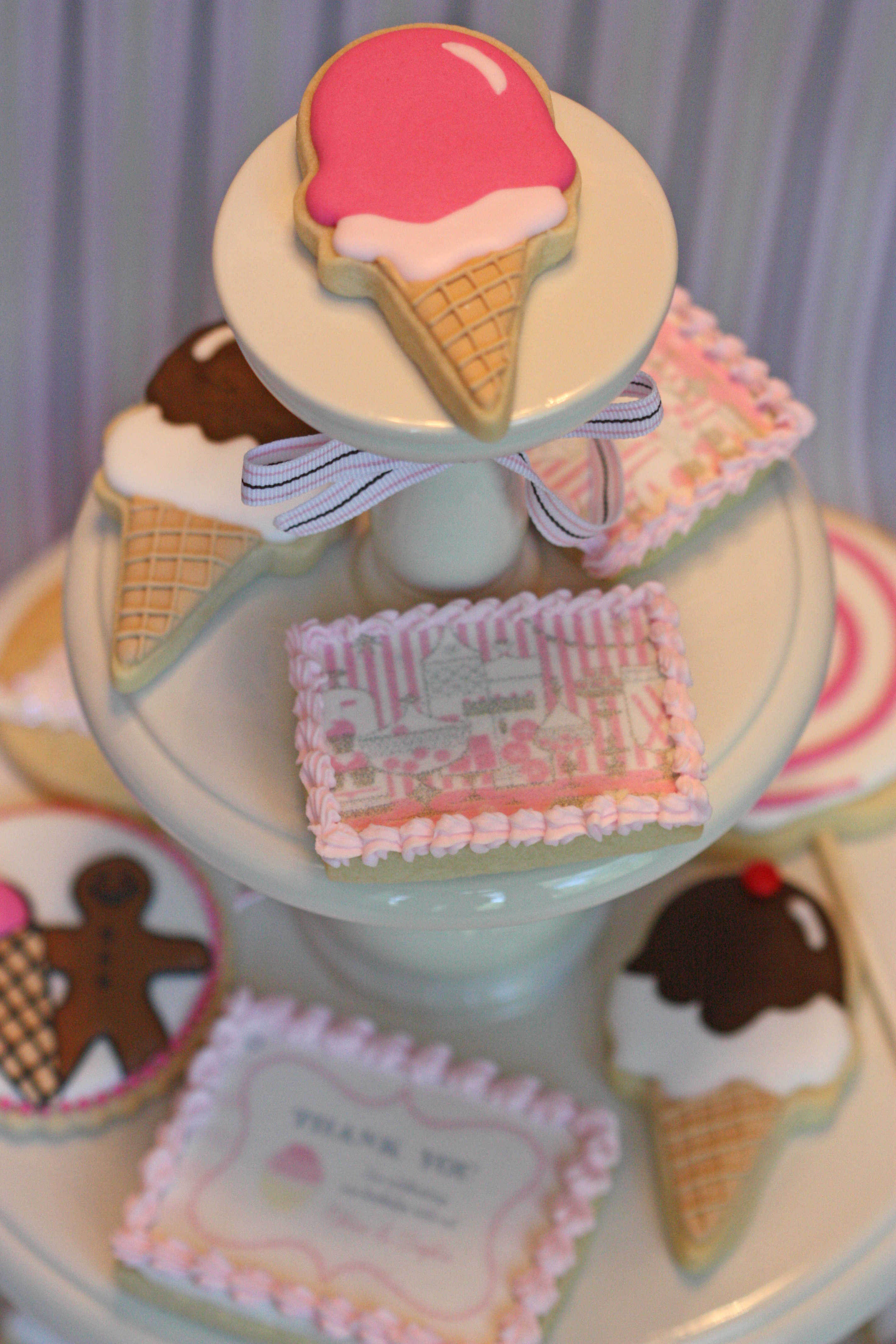ice cream cookies on cake tiers | Sweetopia