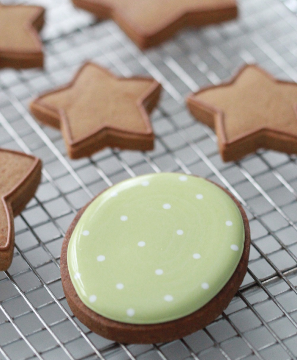 Flooding Cookies with Royal Icing ~ Sweetopia | Sweetopia