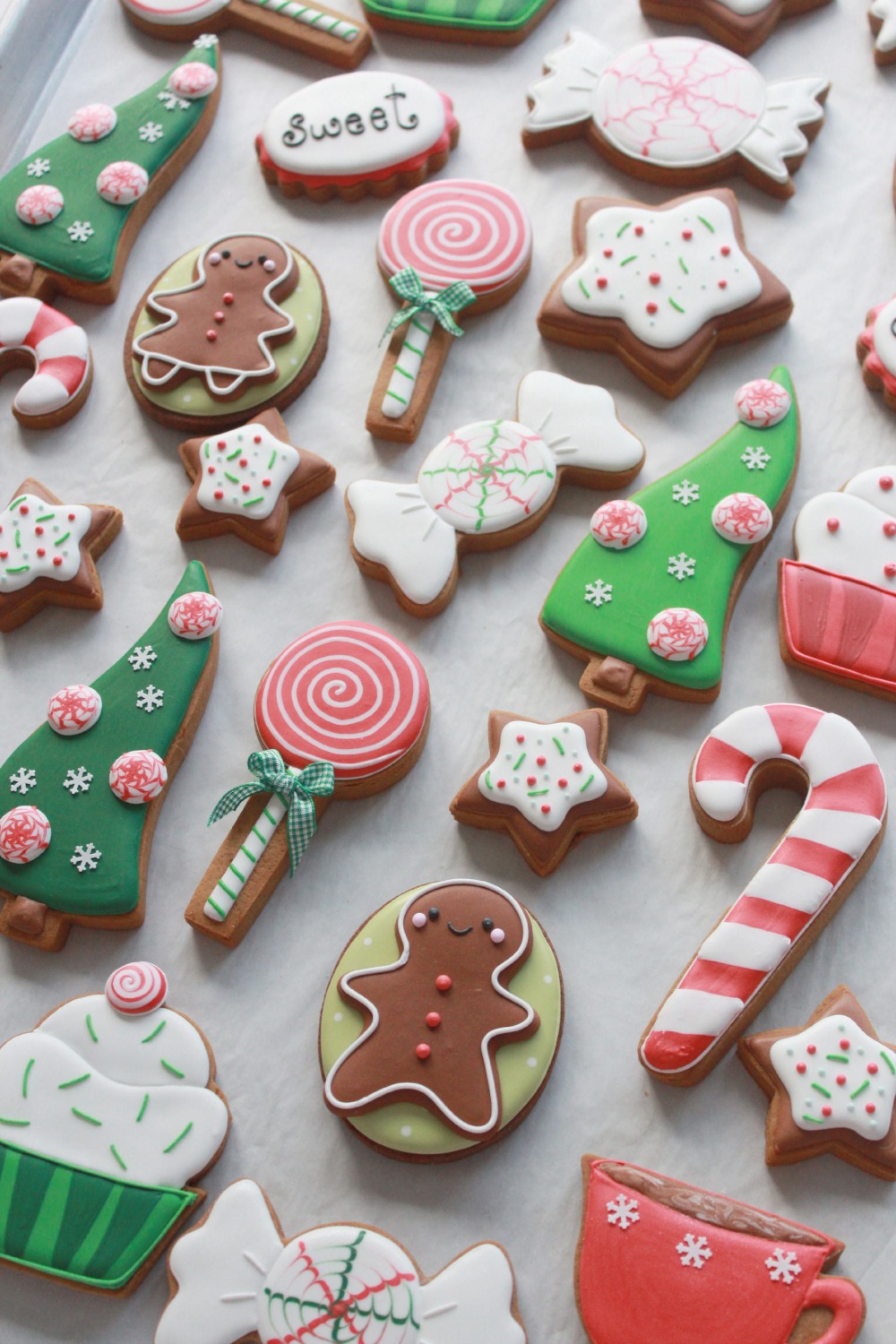 Sweet Christmas Cookies ~ Sweetopia | Sweetopia