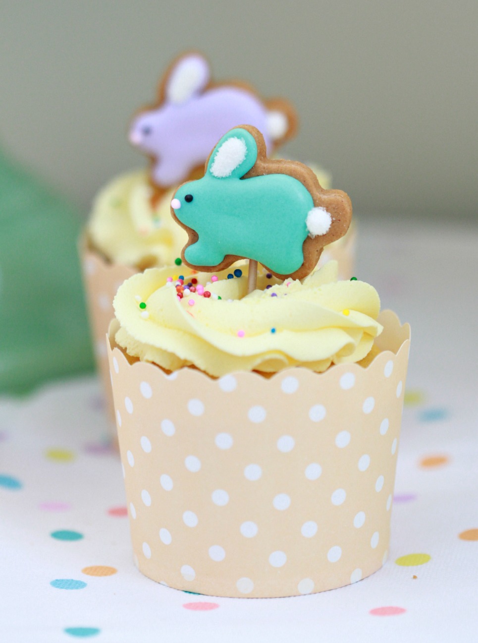 Mini Easter Cookie Pops