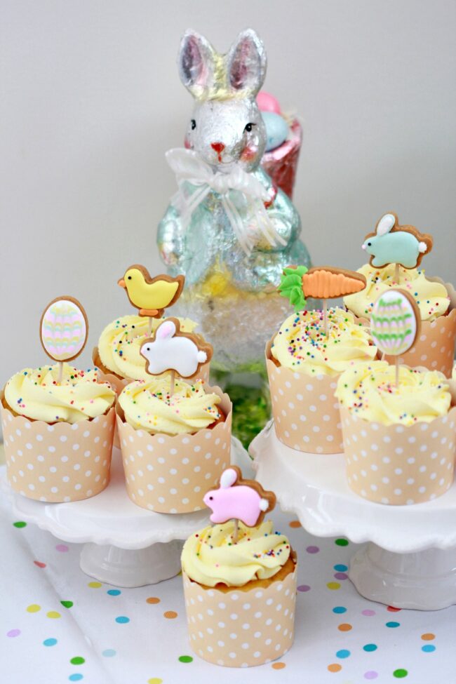 Mini Easter Cookie Pops