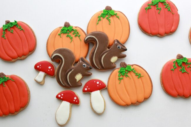 {Video} How to Decorate Squirrel or Chipmunk Cookies