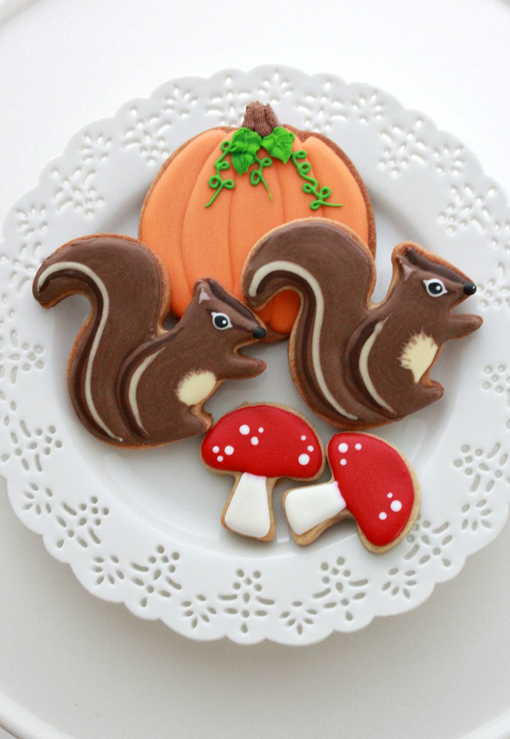 {Video} How to Decorate Squirrel or Chipmunk Cookies