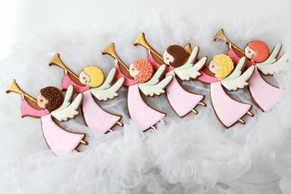 (Video) How to Decorate Angel Cookies with Royal Icing | Sweetopia