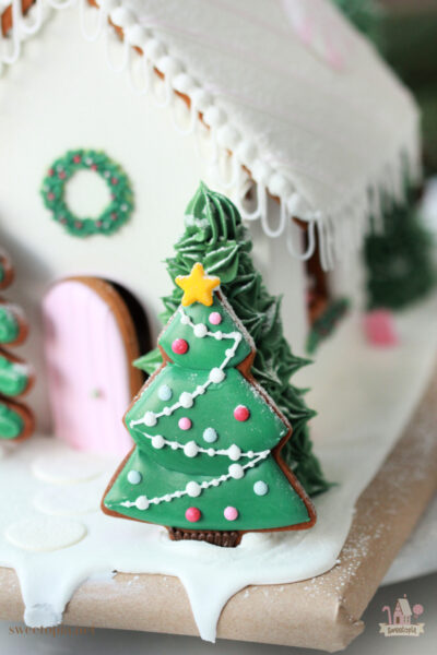 Gingerbread House Recipes & How-To (Video) | Sweetopia