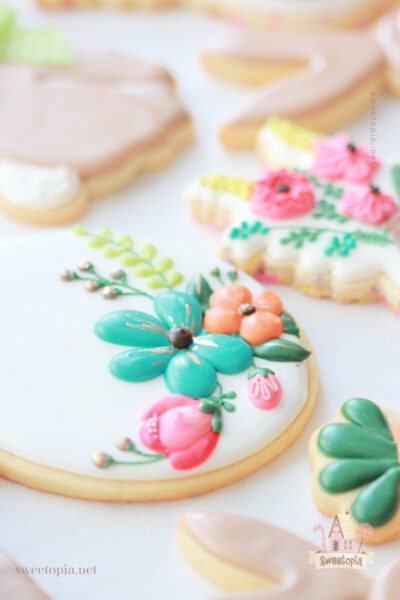 (Video) Decorating Easter or Spring Cookies with Royal Icing | Sweetopia
