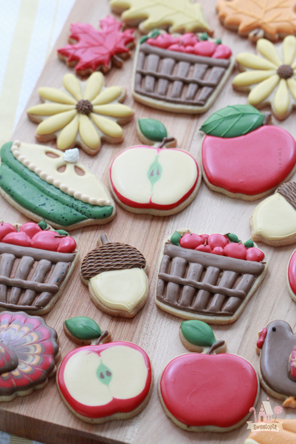 Spiced Apple Cut Out Cookie Recipe and Fall Cookie Decorating Tutorial ...