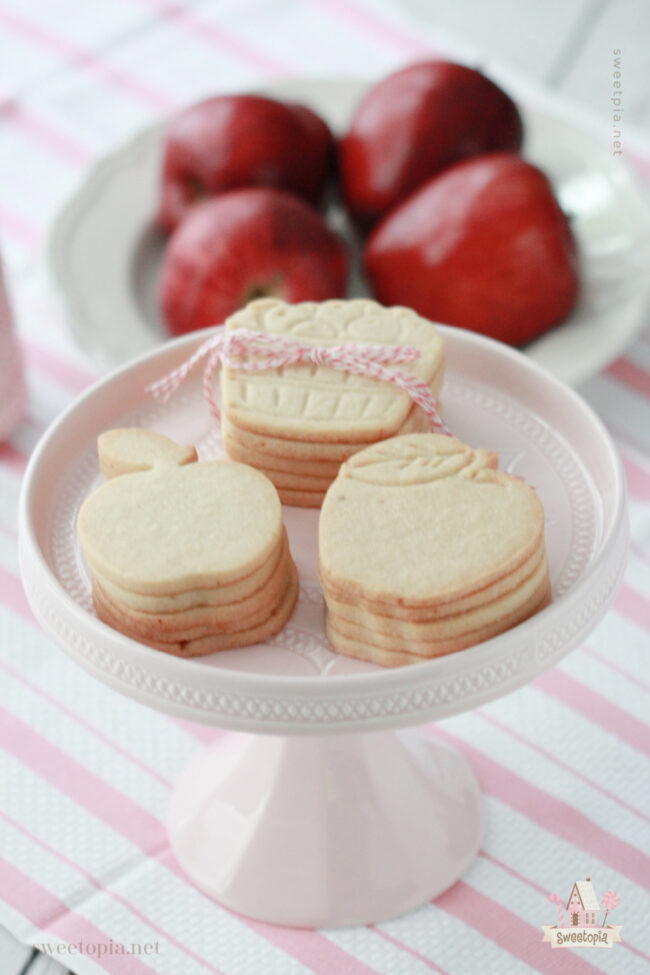 spiced-apple-sugar-cookie-recipe-for-fall | Sweetopia