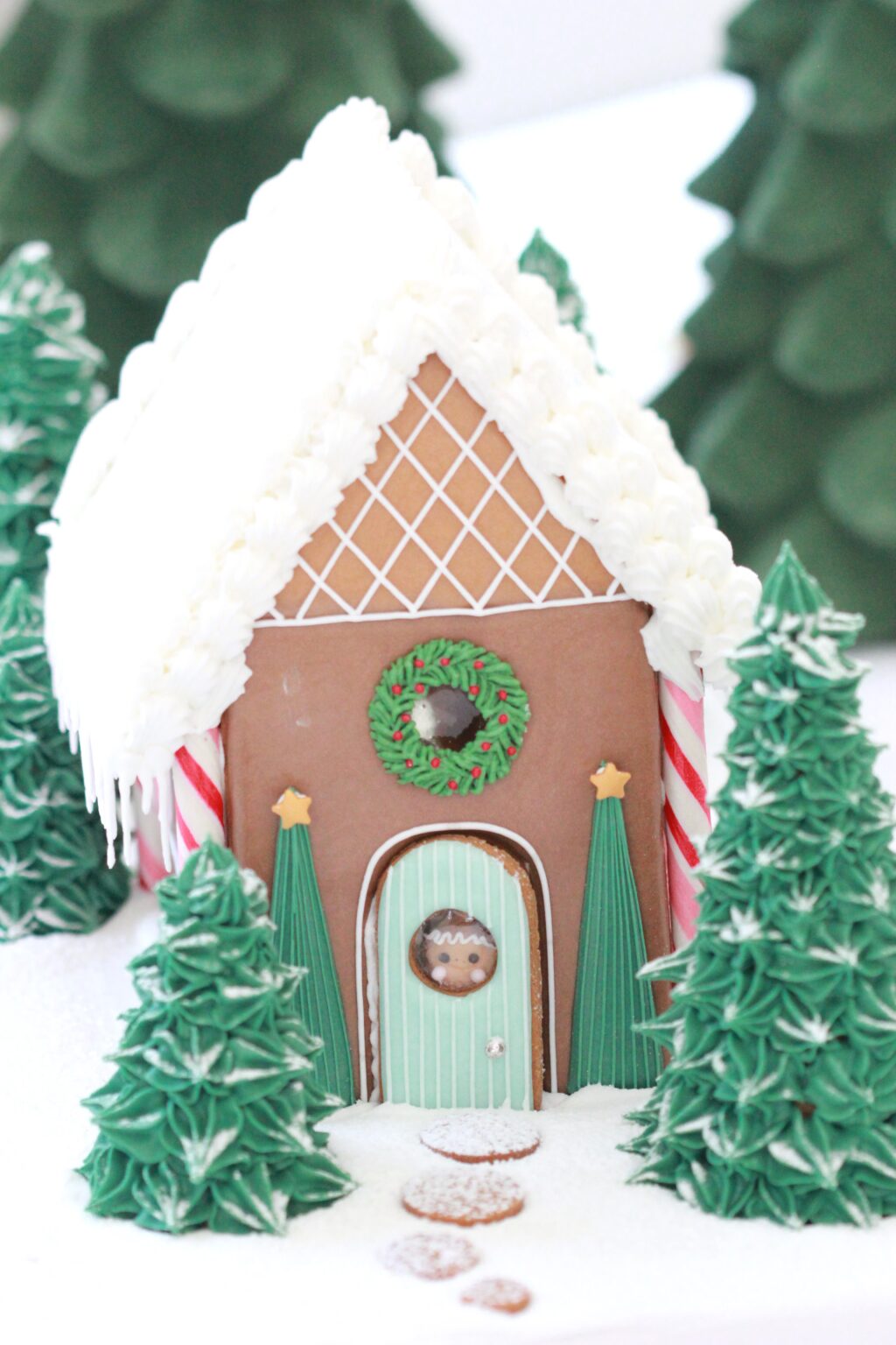 Assembling and Decorating a Gingerbread House (Video)